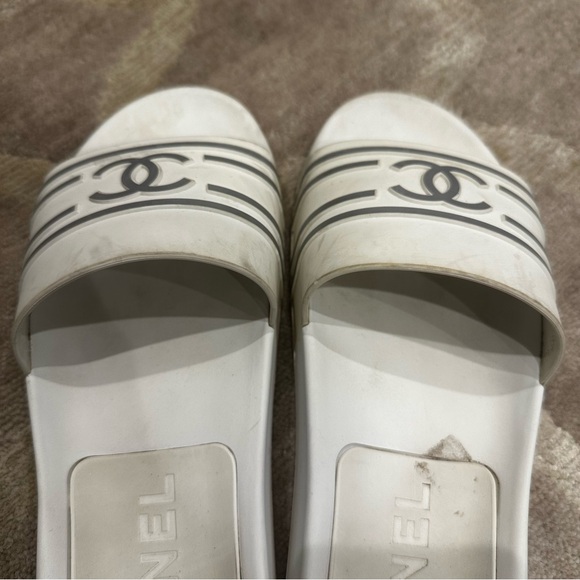 CHANEL | Shoes | Chanel Iconic Sundeck White Silver Cc Logo Pool Slides ...